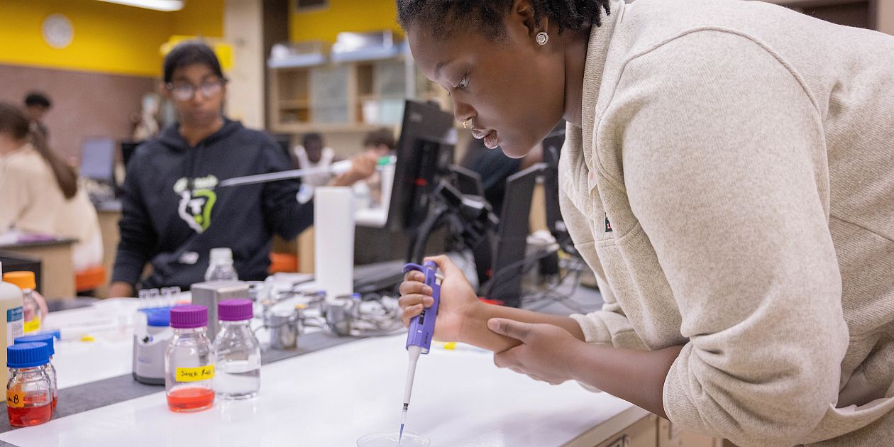 Behind the Brick: General Biology 1 Lab • Biology • Purchase College